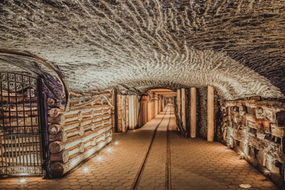 10 Interesting Wieliczka Salt Mine Facts - Krakow, Poland Guide
