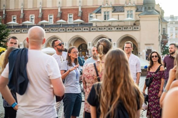 Krakow Walking Tour - book your Krakow Guide with KrakowDirect