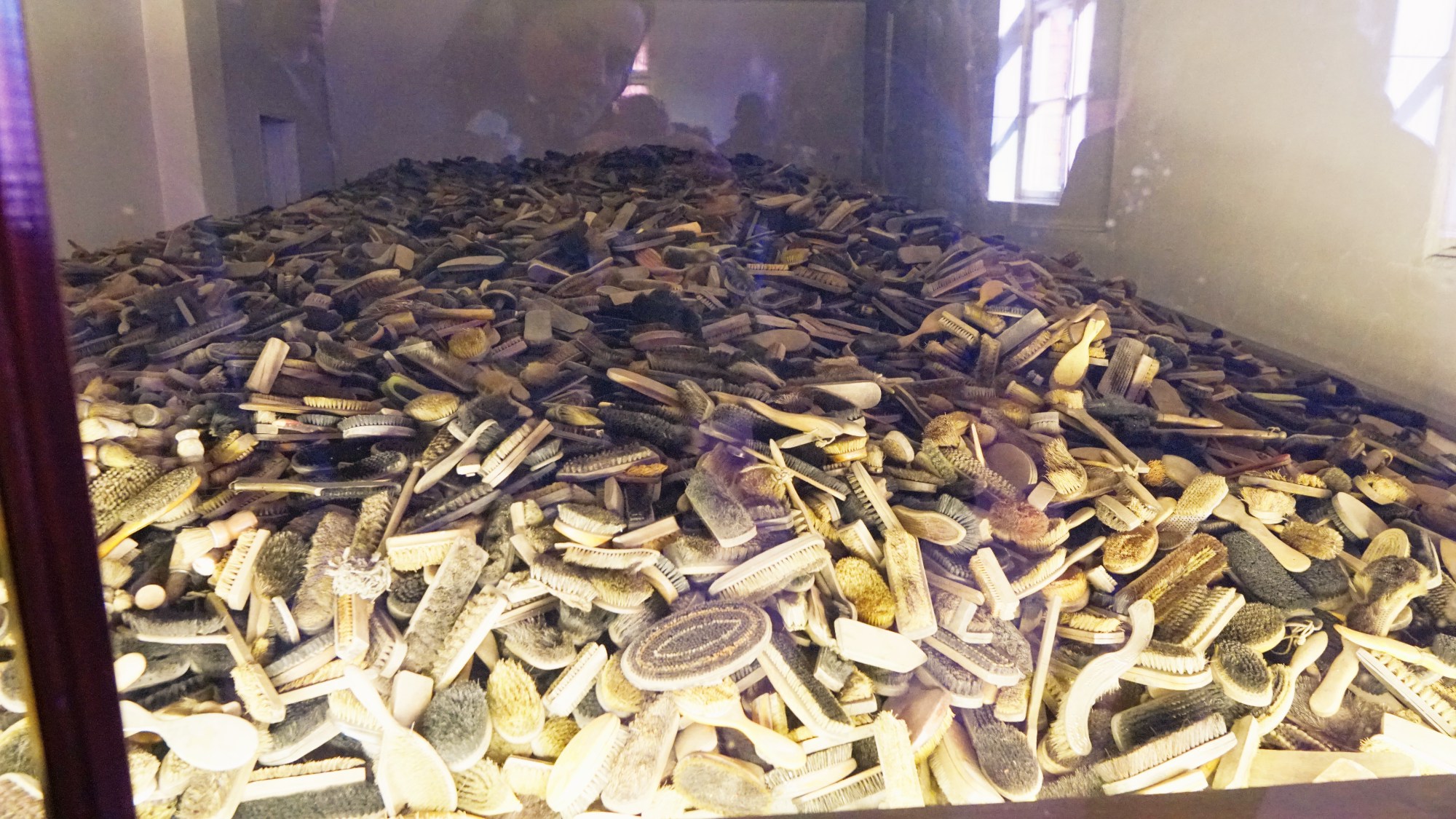 The memory of Nazi concentration camps - Auschwitz exhibitions in ...